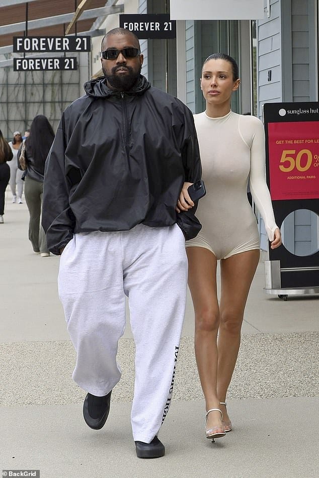 Bianca Censori's Sheer Audacity: A Fashion Manifesto - Heels News