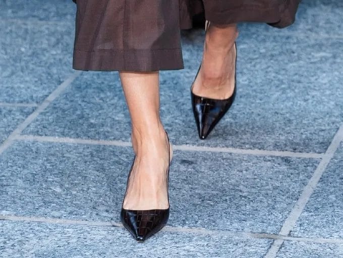 Jessica Alba Elevates Street Style in Sleek Slingback Pumps - Heels News